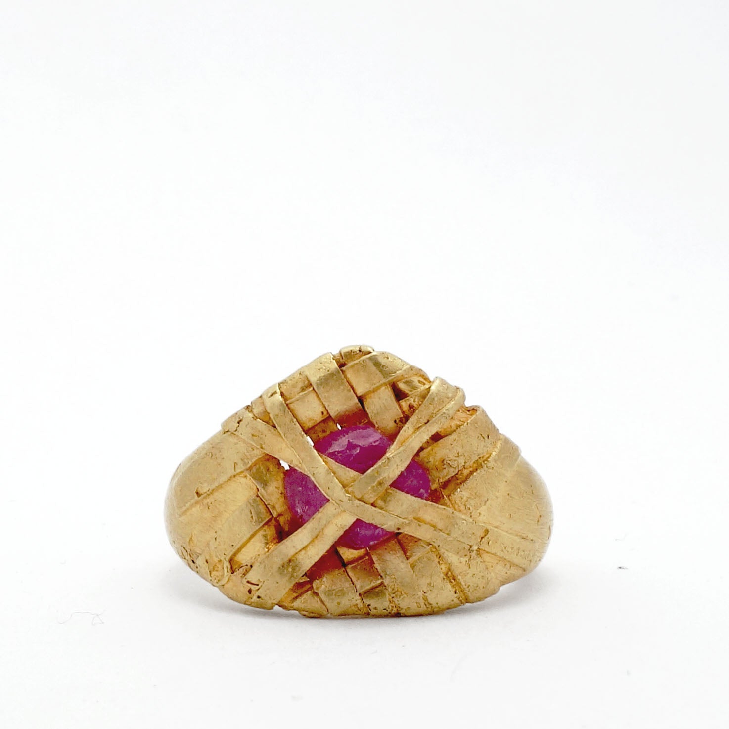 Fraser Hamilton Jewellery | 'Capstone' Gold signet ring with Ruby