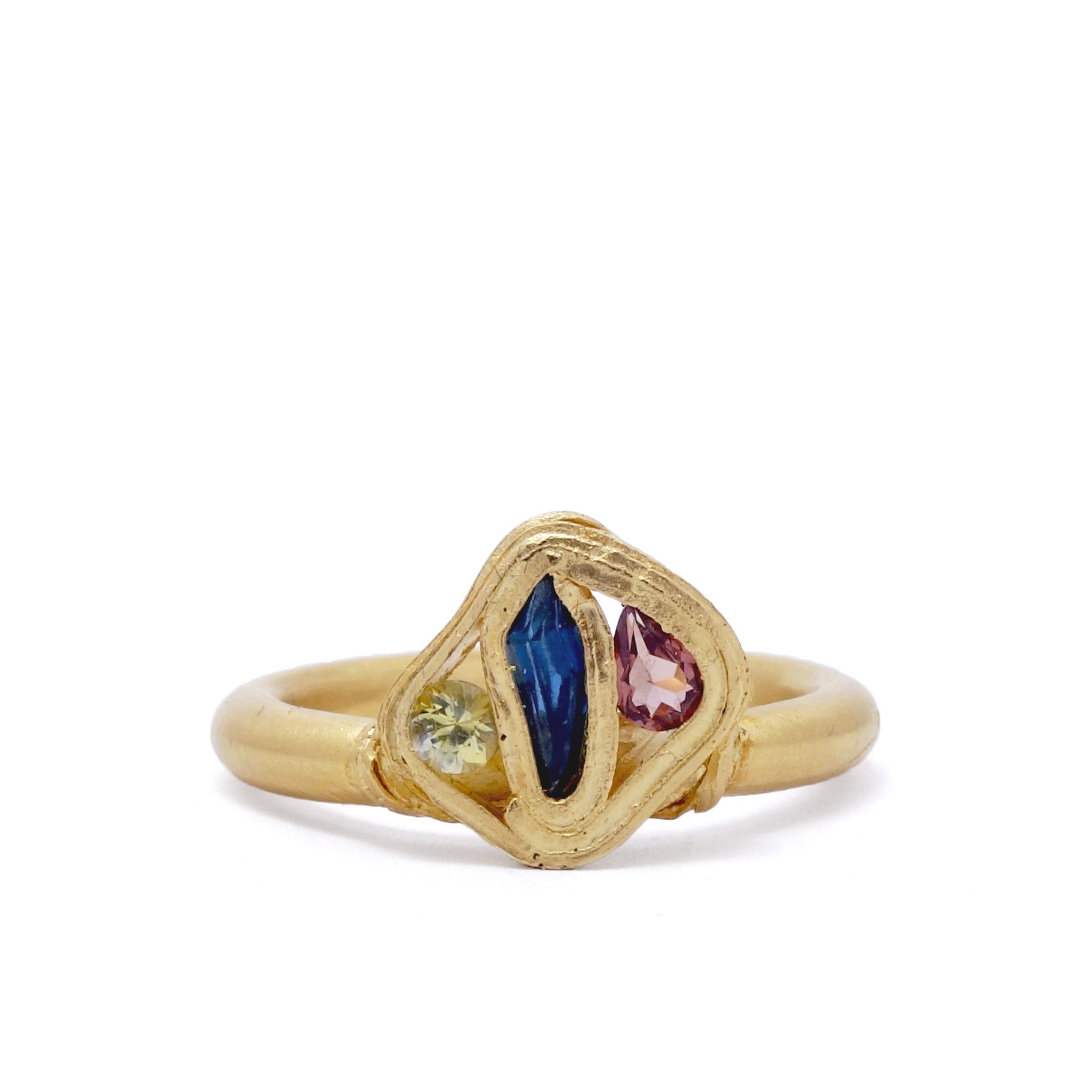 Fraser Hamilton Jewellery | Blue Sapphire Gold Engagement Ring